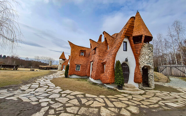 Castelul de Lut Valea Zânelor: o castelo de barro